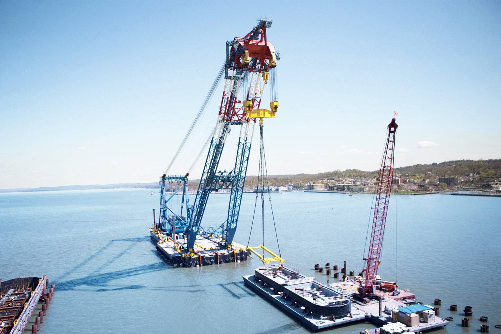 The Left Coast Lifter supercrane can lift 1,750 tonnes | WIRED UK